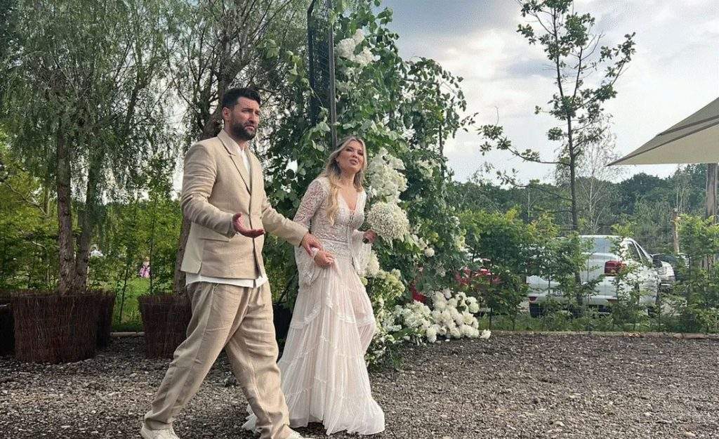 Veste tristă. Smiley n-a făcut destui bani din nuntă şi va continua să ...